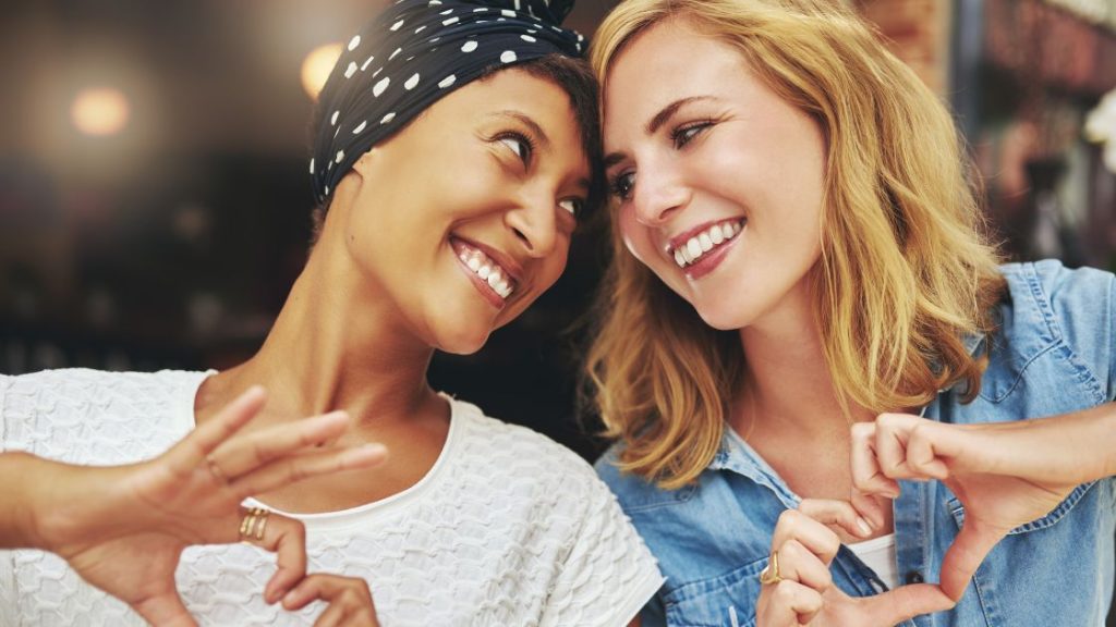 6 Friendship Red Flags - Urban Woman Magazine