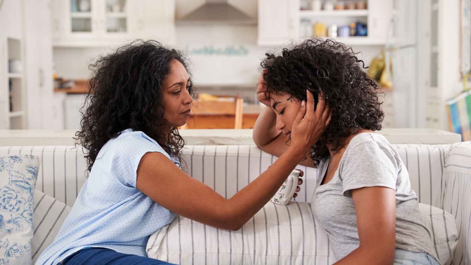 What Are The Signs And Symptoms Of Teenage Growth Spurts? - Urban Woman ...