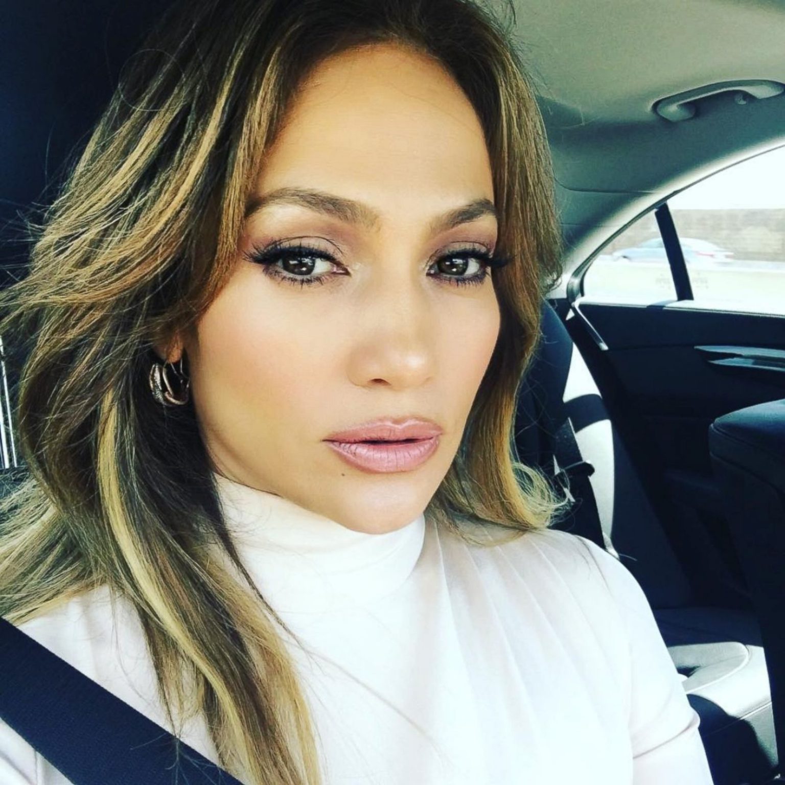 Jennifer Lopez Explores Purchase of $55 Million Azria Estate in LA ...
