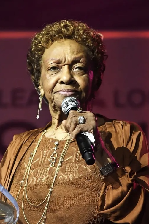 Cissy Houston, Mother of Whitney Houston, Dies At 91 - Urban Woman Magazine
