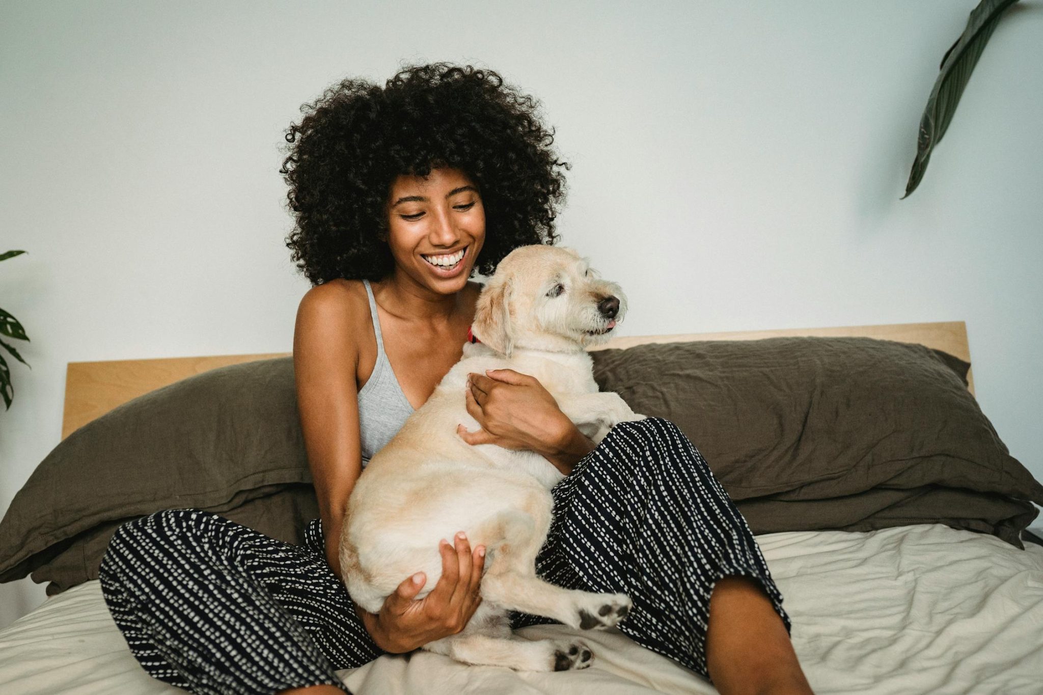 Should Girlboss Feminism Be Brought Back? These Women Share Their ...