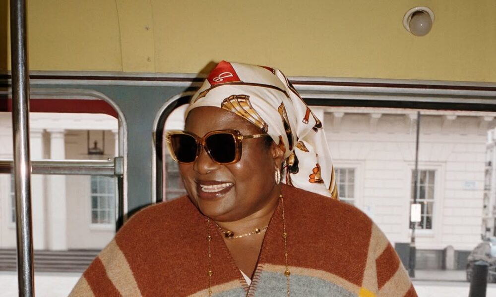 Meet Bemi Orojuogun: The London Bus Aunty starring in Burberry's "Back ...